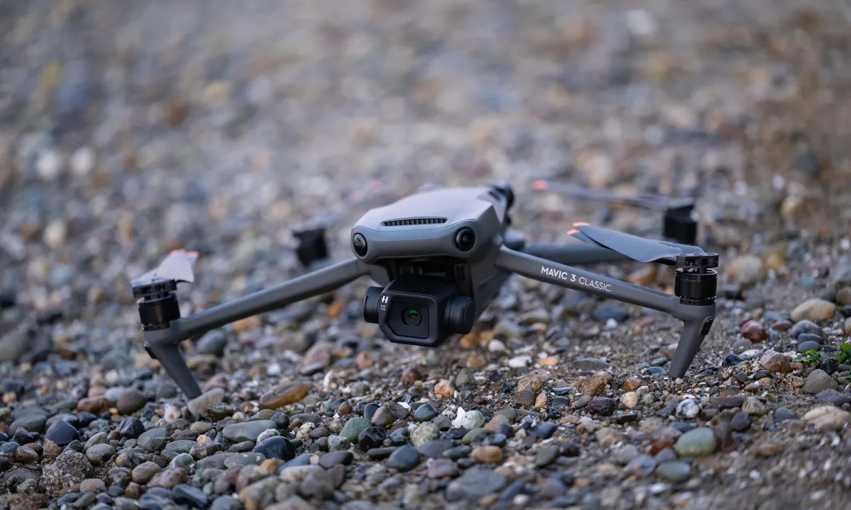 Review DJI Mavic 3 Classic: Drone Favorit yang Lebih Terjangkau dan Andal